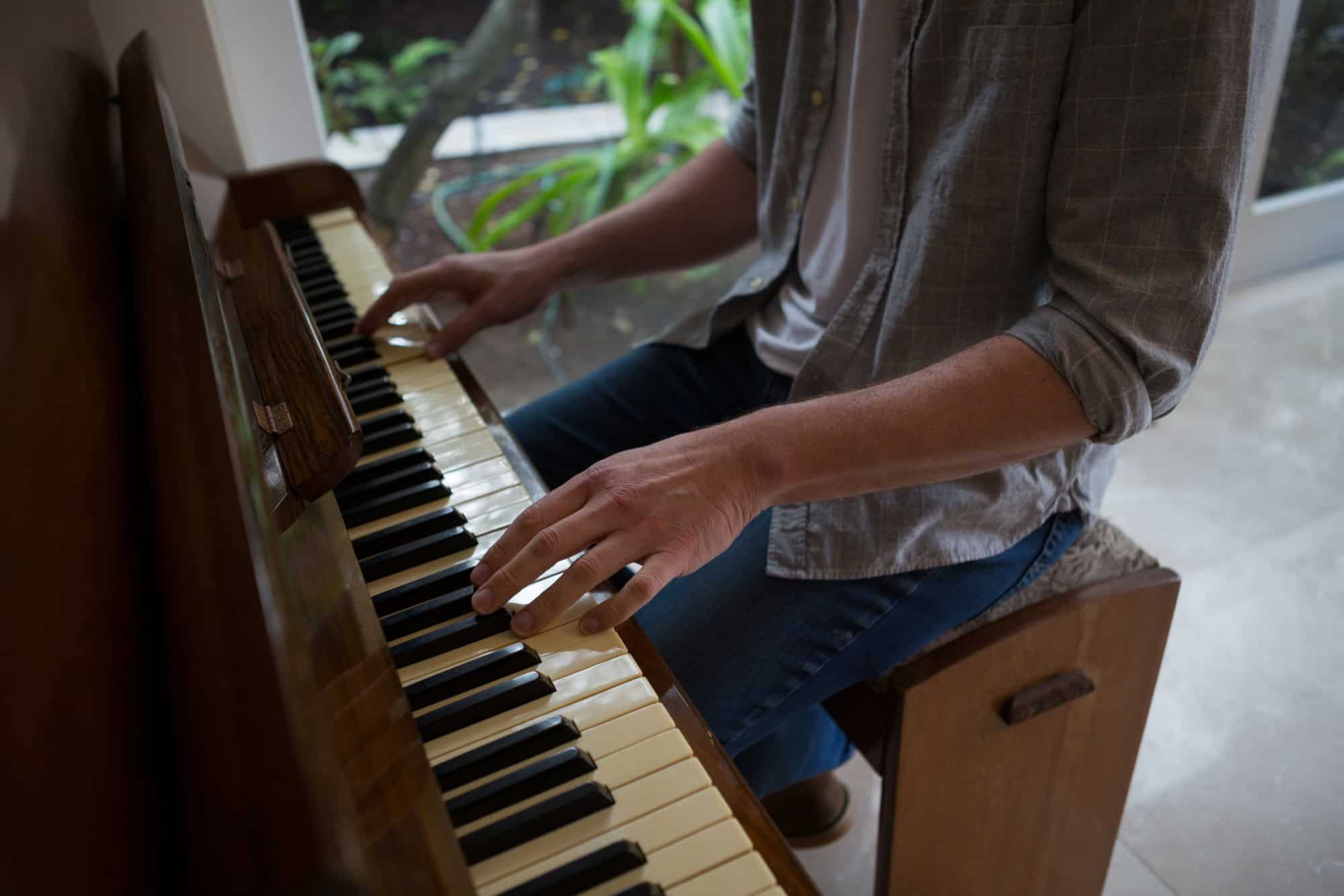 How to Move Pianos and Other Large Fragile Objects When Moving House